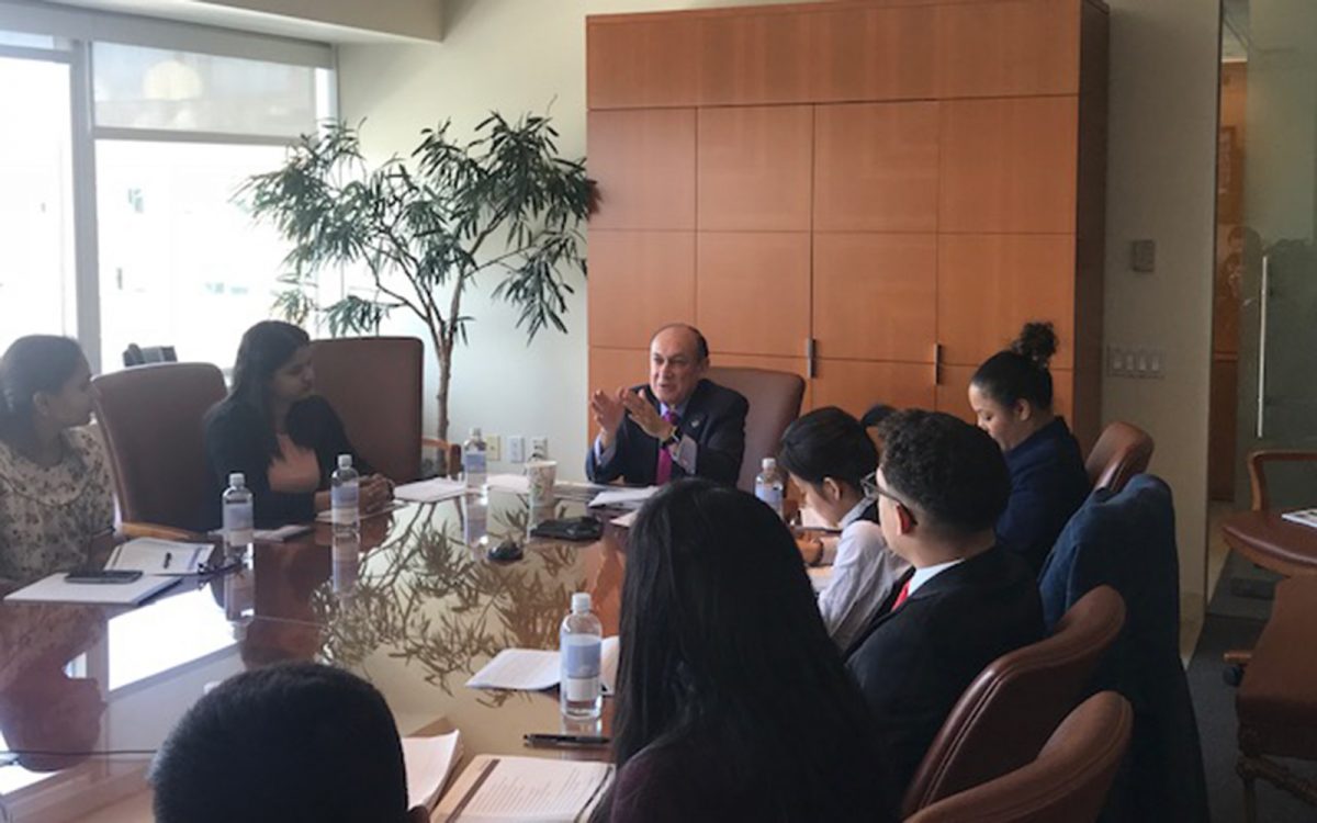 Mark Shenkman ’65 (CLAS), ’07 H, Hosts FRM Students | School of Business